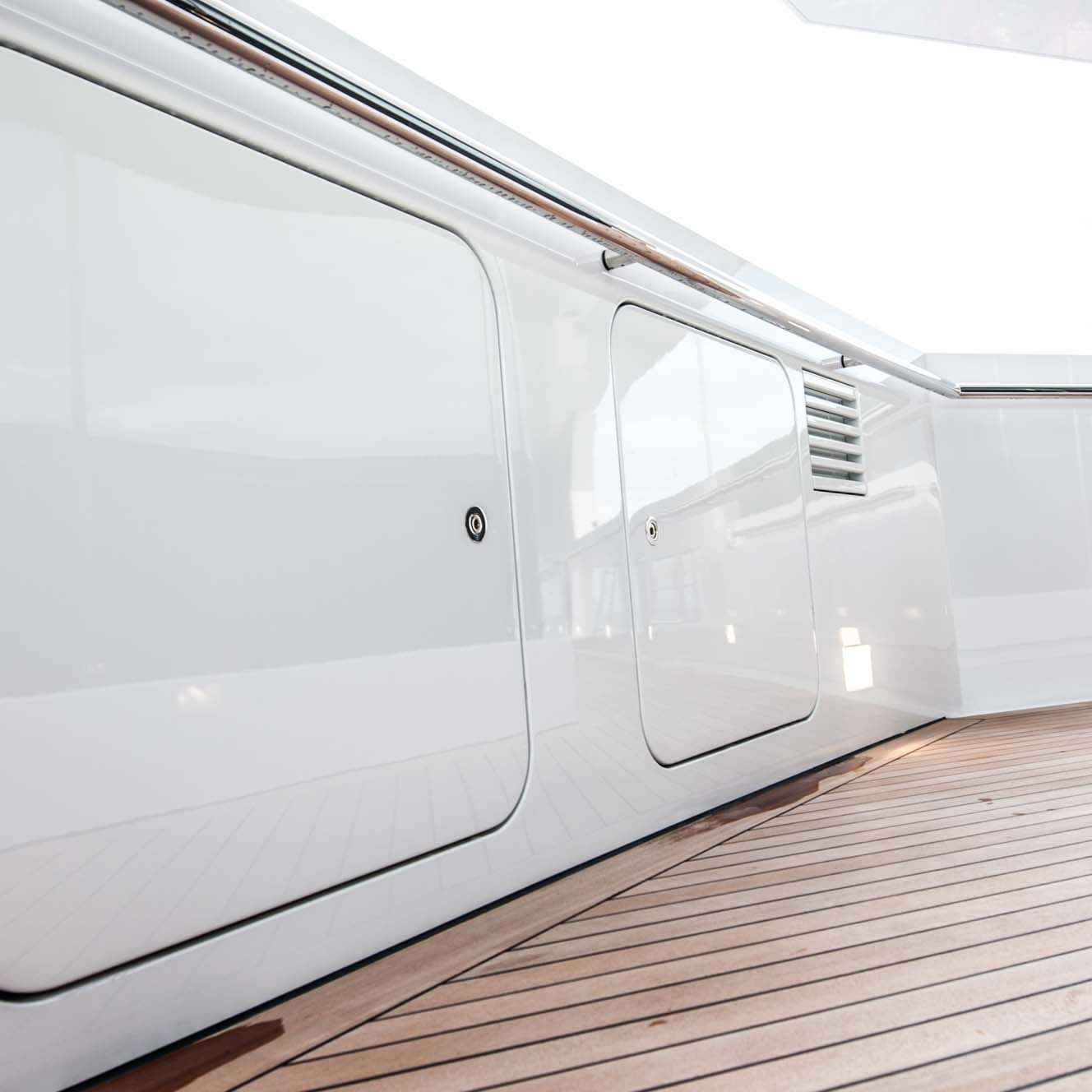 Nautical hatches for shipbuilding industry, in stainless steel