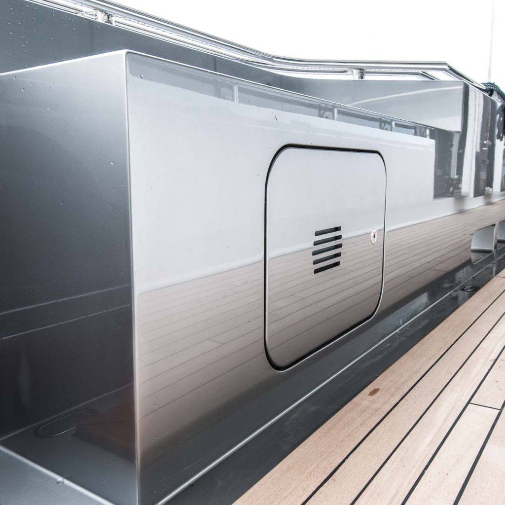 Nautical hatches for shipbuilding industry, in stainless steel