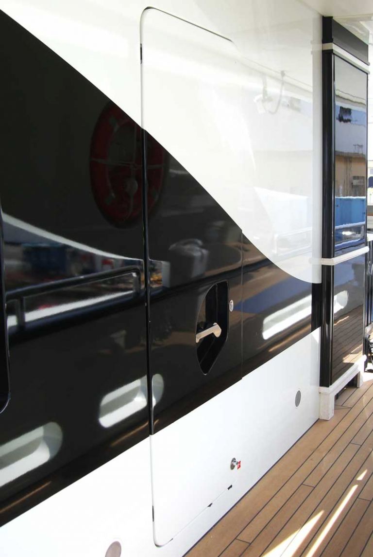 Porte per nautica e yacht, stagne, tagliafuoco, elettriche o manuali